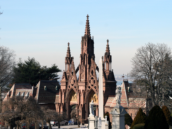 Monk Parakeets at Greenwood Cemetery, Brooklyn, NY - 10,000 Birds
