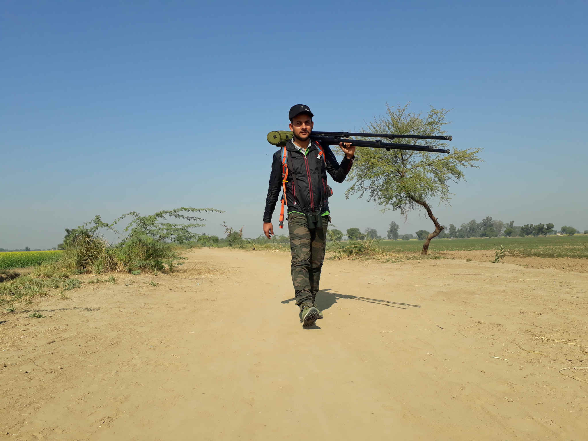 Bird Guides of the World: Sanjib Acharya, Nepal - 10,000 Birds
